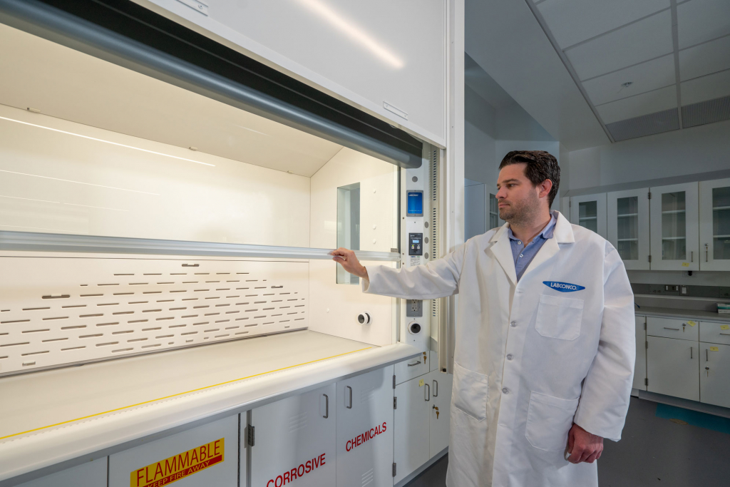 Laboratory Fume Hoods - Specialty Solutions