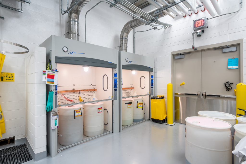 Laboratory Fume Hoods - Specialty Solutions